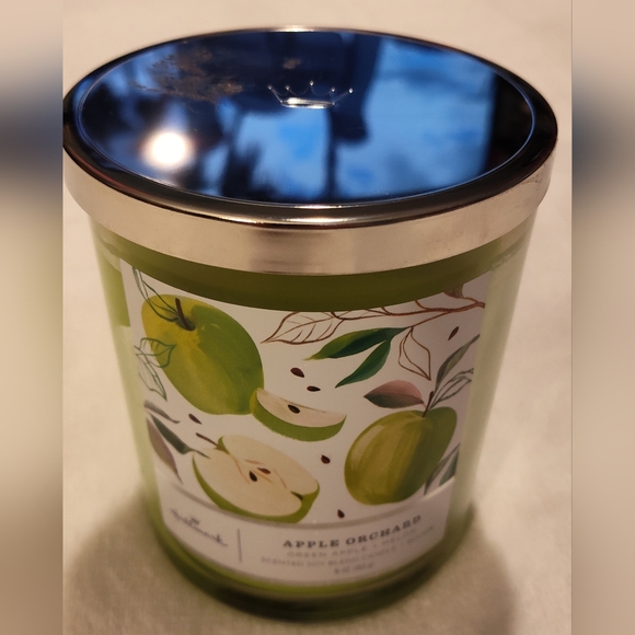 Hallmark | Accents | New Hallmark Apple Orchard 3 Wick Candle | Poshmark
